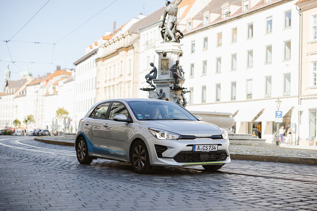 Mobilität zum Teilen: swa feiern zehn Jahre Carsharing und fünf Jahre swaxi